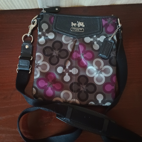 Coach | Bags | Coach Madison Clover Print Swingpack Crossbody Purse ...